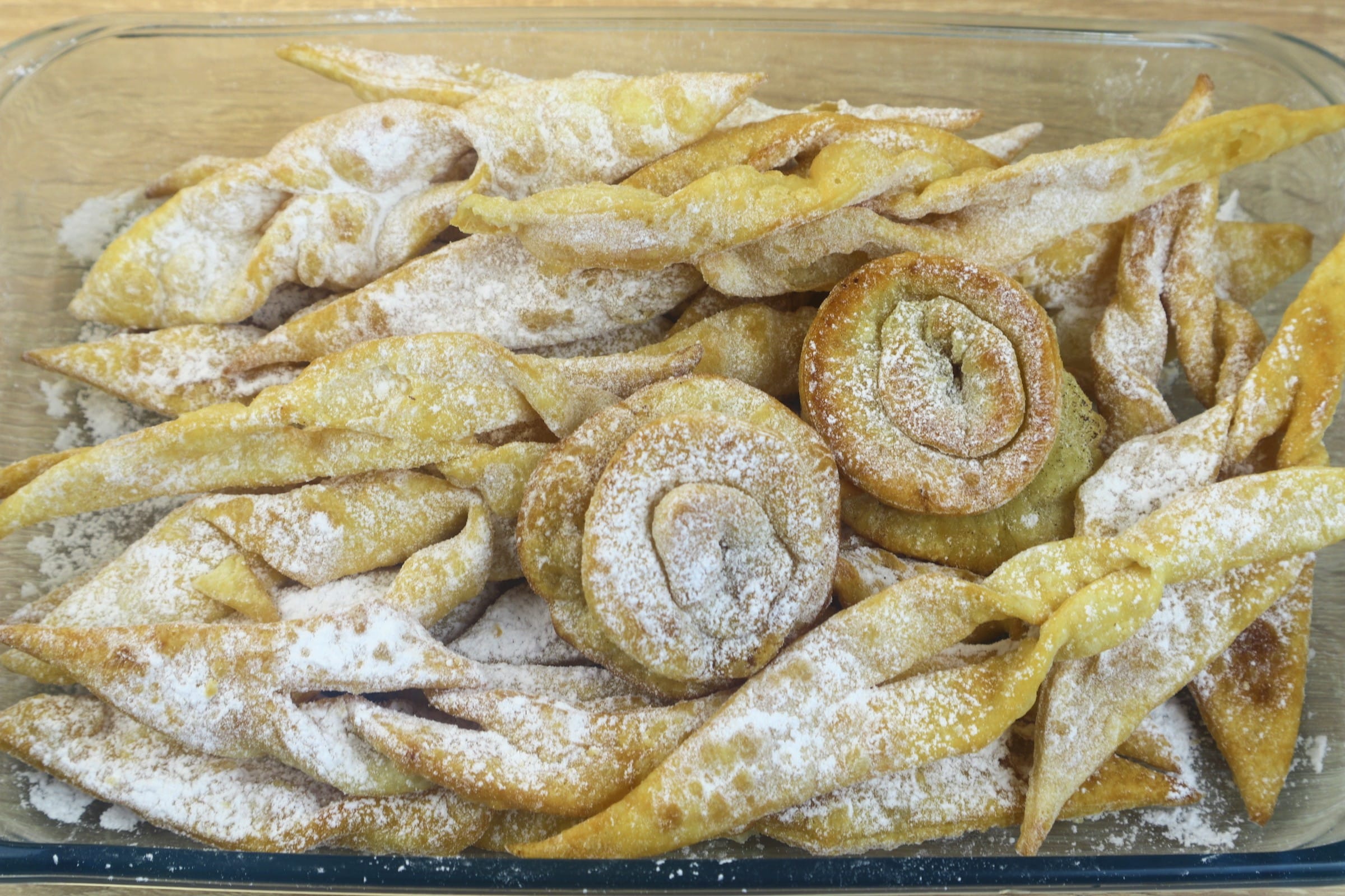 Minciunele-uscatele-fundite crocante-scoruse-cirighele-ciurigai - Pofta ...