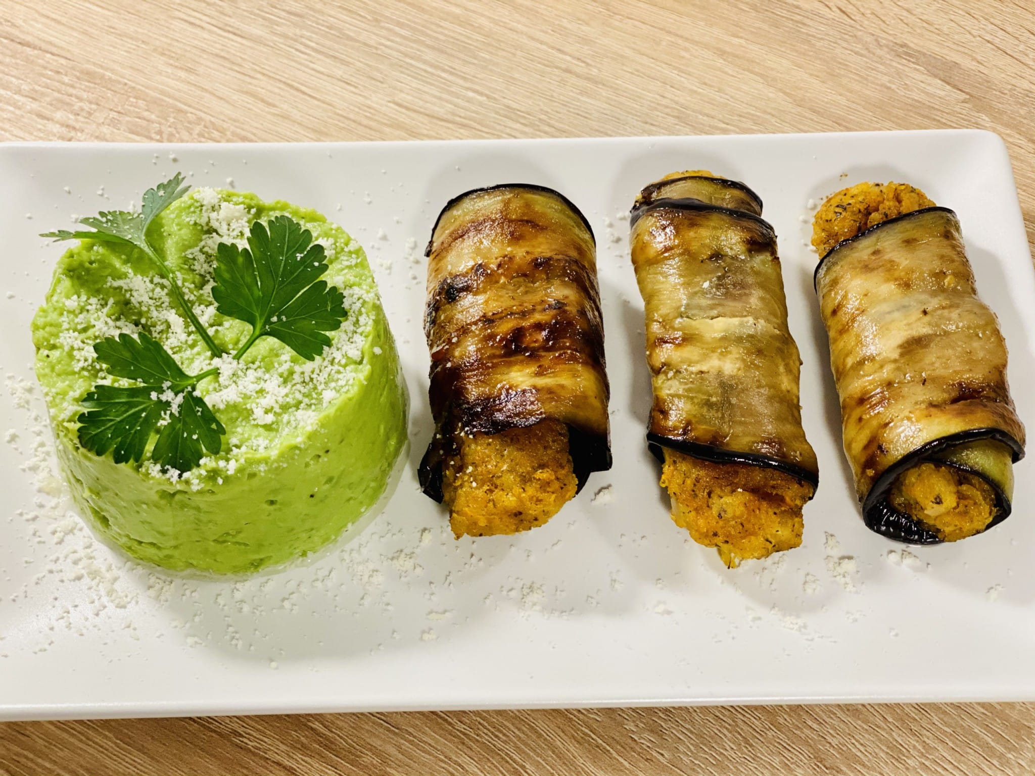 Mititei din cartofi rulati in felii de vanata - vegan - Pofta de ceva bun