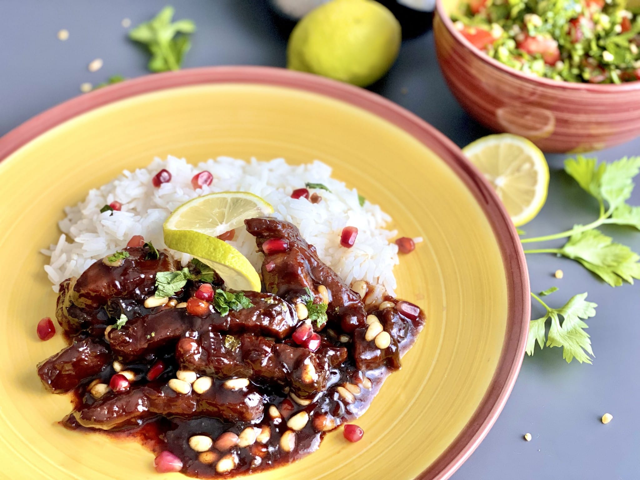 Ras Asfour – Carne de vita in sos de rodii – libaneza - Pofta de ceva bun