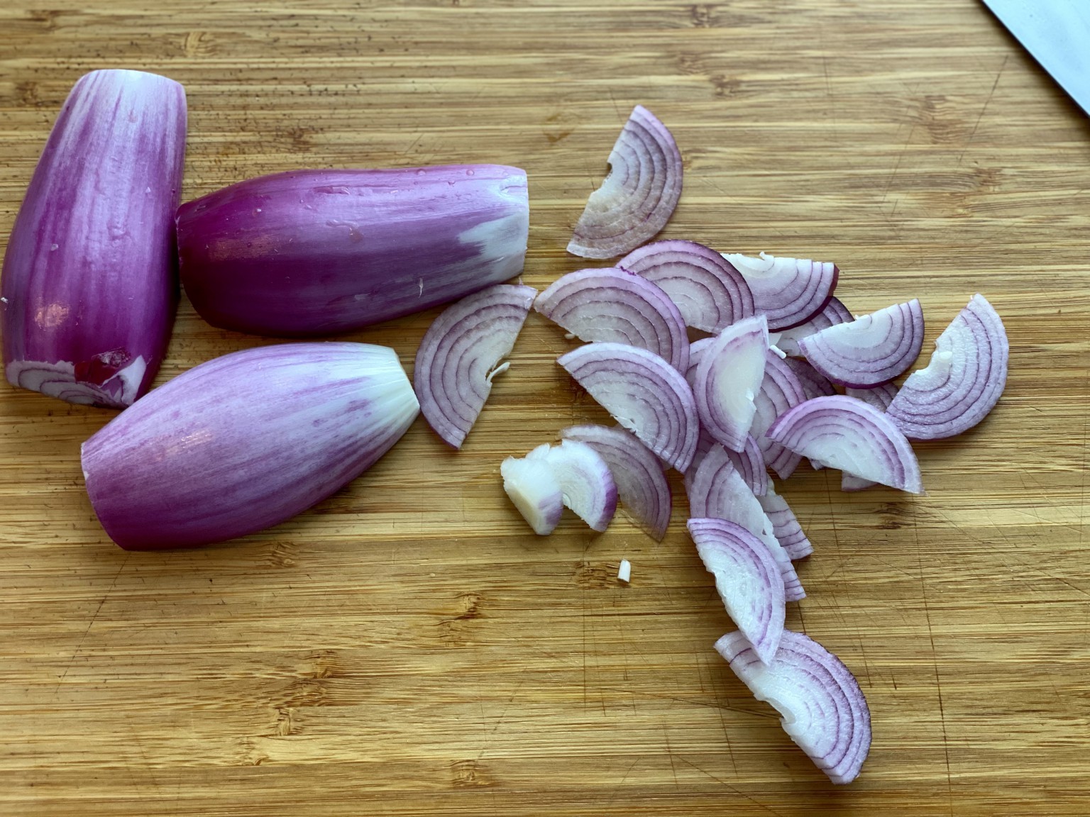 Ras Asfour – Carne de vita in sos de rodii – libaneza - Pofta de ceva bun