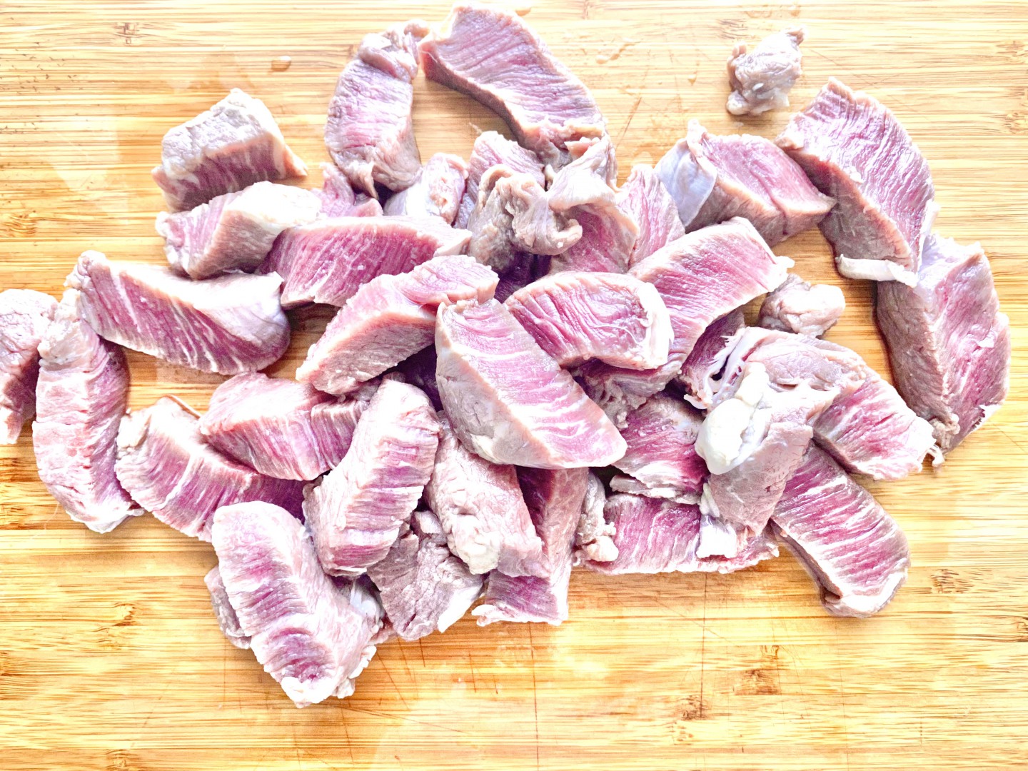 Ras Asfour – Carne de vita in sos de rodii – libaneza - Pofta de ceva bun