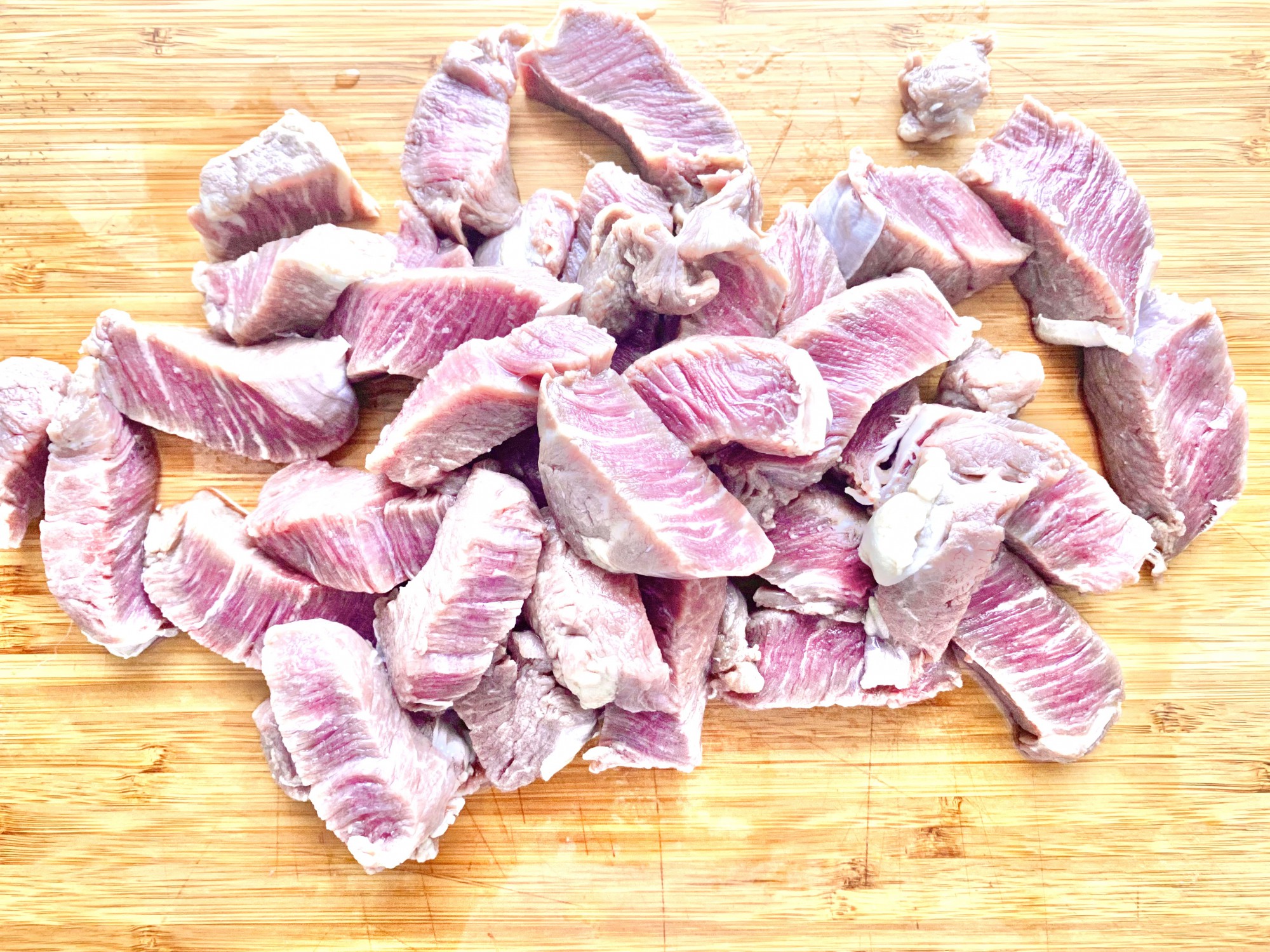 Ras Asfour – Carne de vita in sos de rodii – libaneza - Pofta de ceva bun