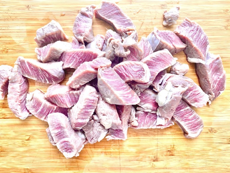 Ras Asfour – Carne de vita in sos de rodii – libaneza - Pofta de ceva bun